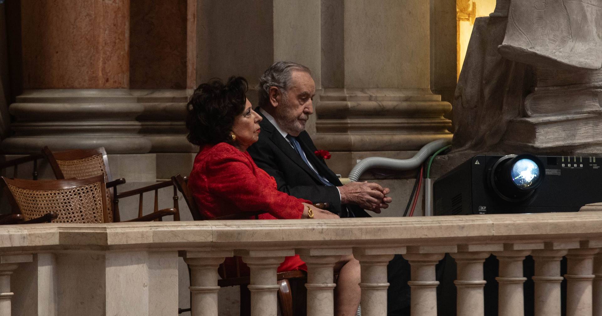 Manuela Eanes apoia candidatura presidencial de Marques Mendes - Expresso