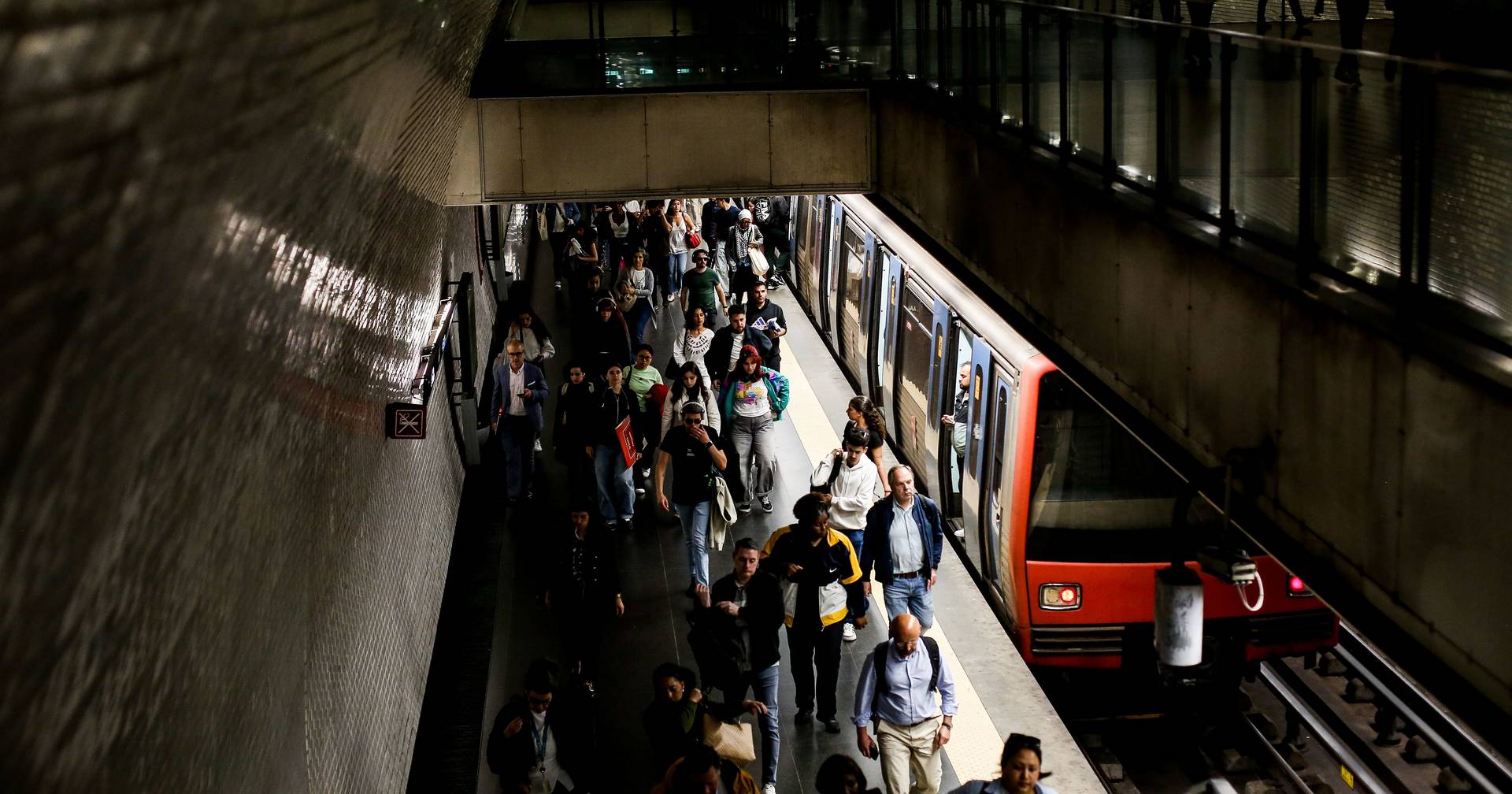 Atenção, o Metro de Lisboa está de novo em greve parcial e sem serviços ...
