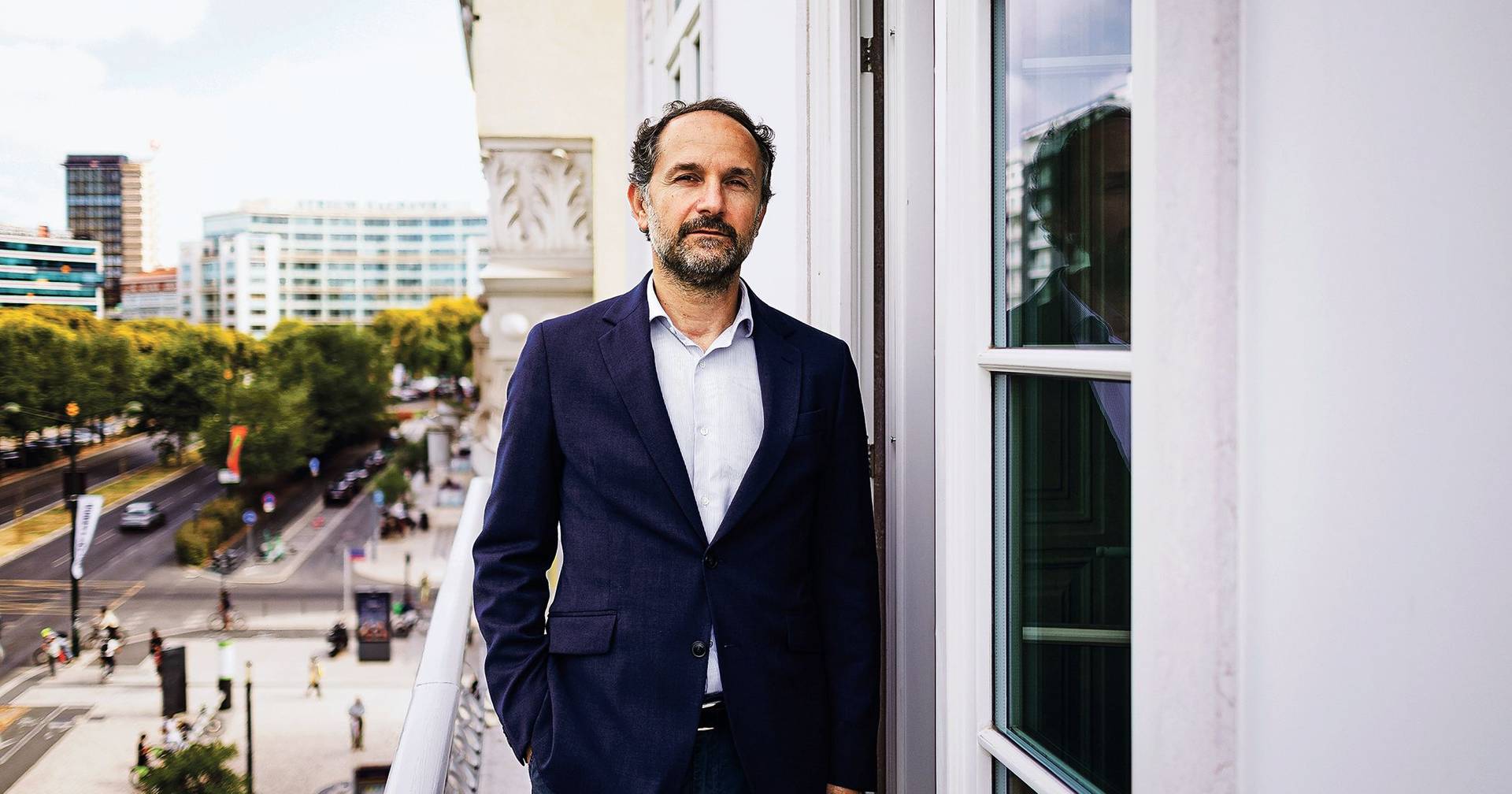 Dona da Sonae tem €200 milhões para comprar empresas - Expresso