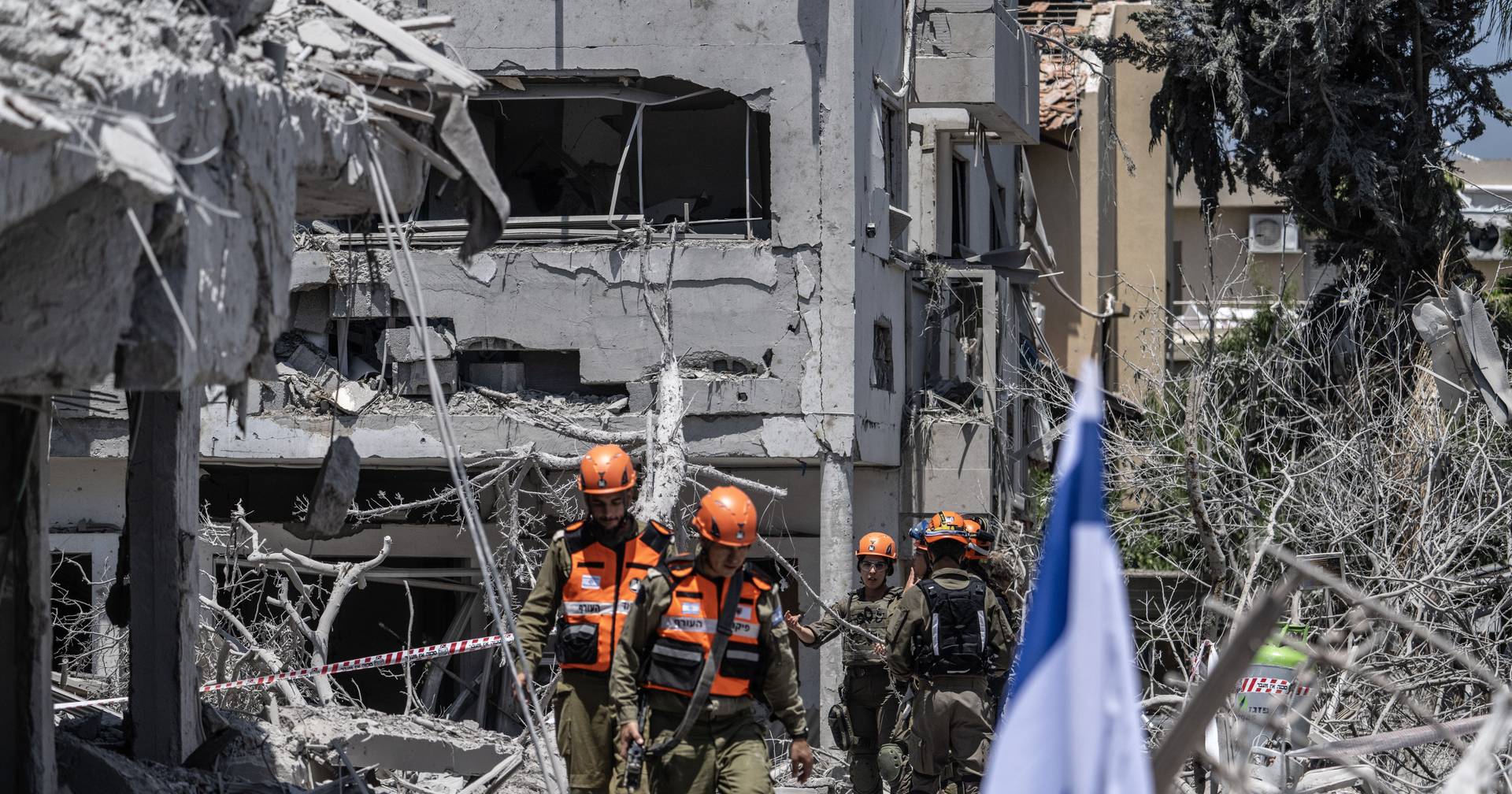 Irão acelera ataques contra Israel e avisa Estados Unidos que vai ...