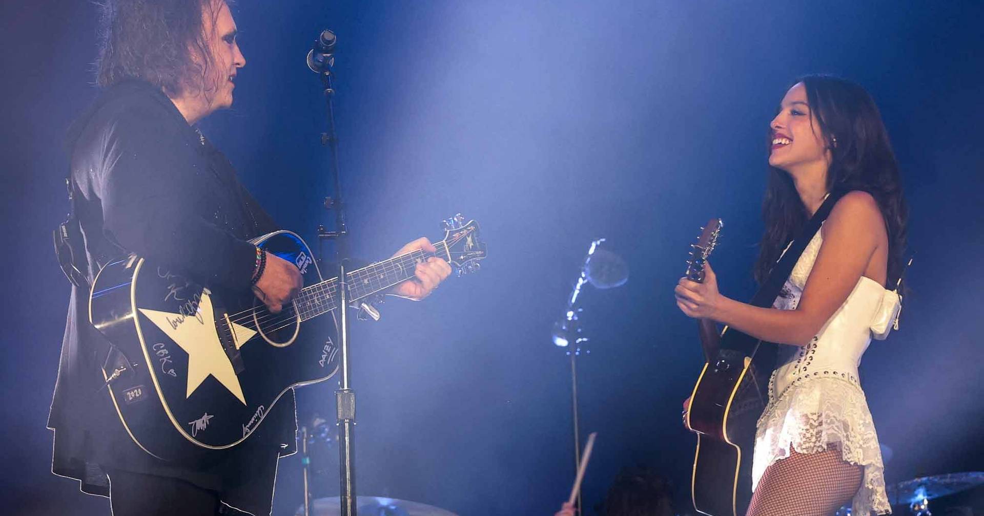 Olivia Rodrigo convida Robert Smith para concerto no festival de Glastonbury: “Provavelmente o ...