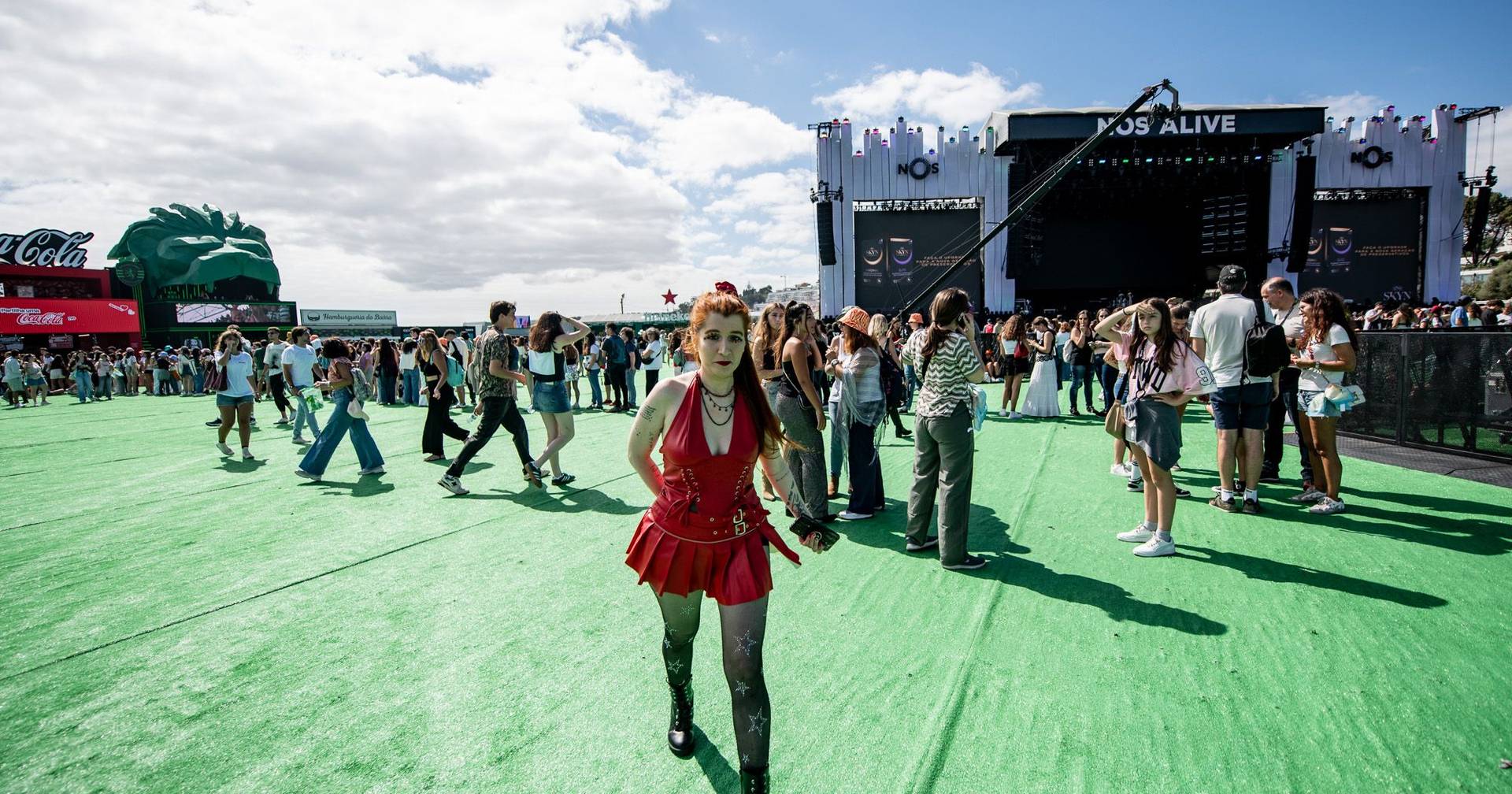Já estamos no NOS Alive e vimos uma corrida louca para as primeiras ...