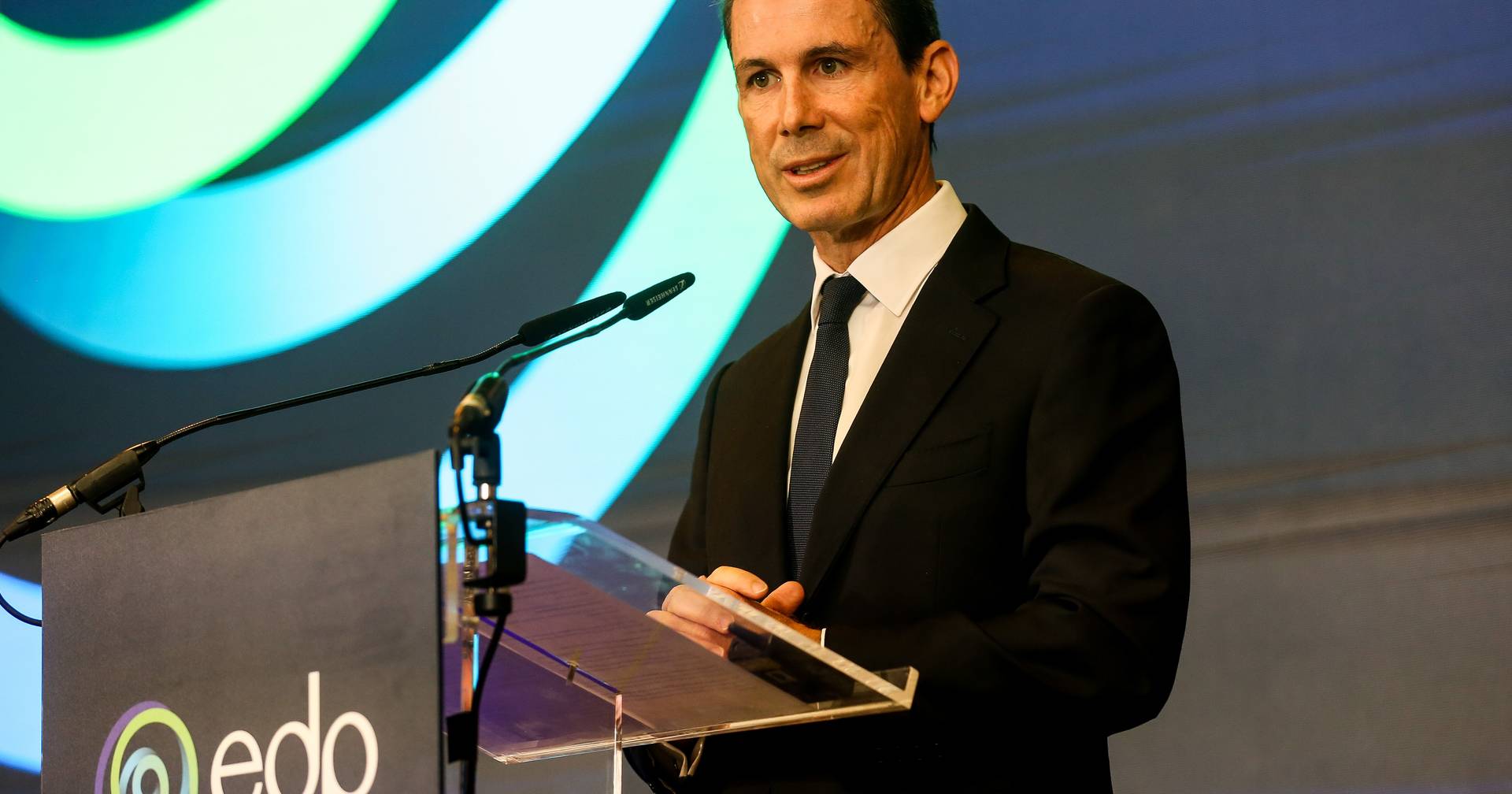 EDP volta a rever investimento em baixa para 12 mil milhões de euros ...