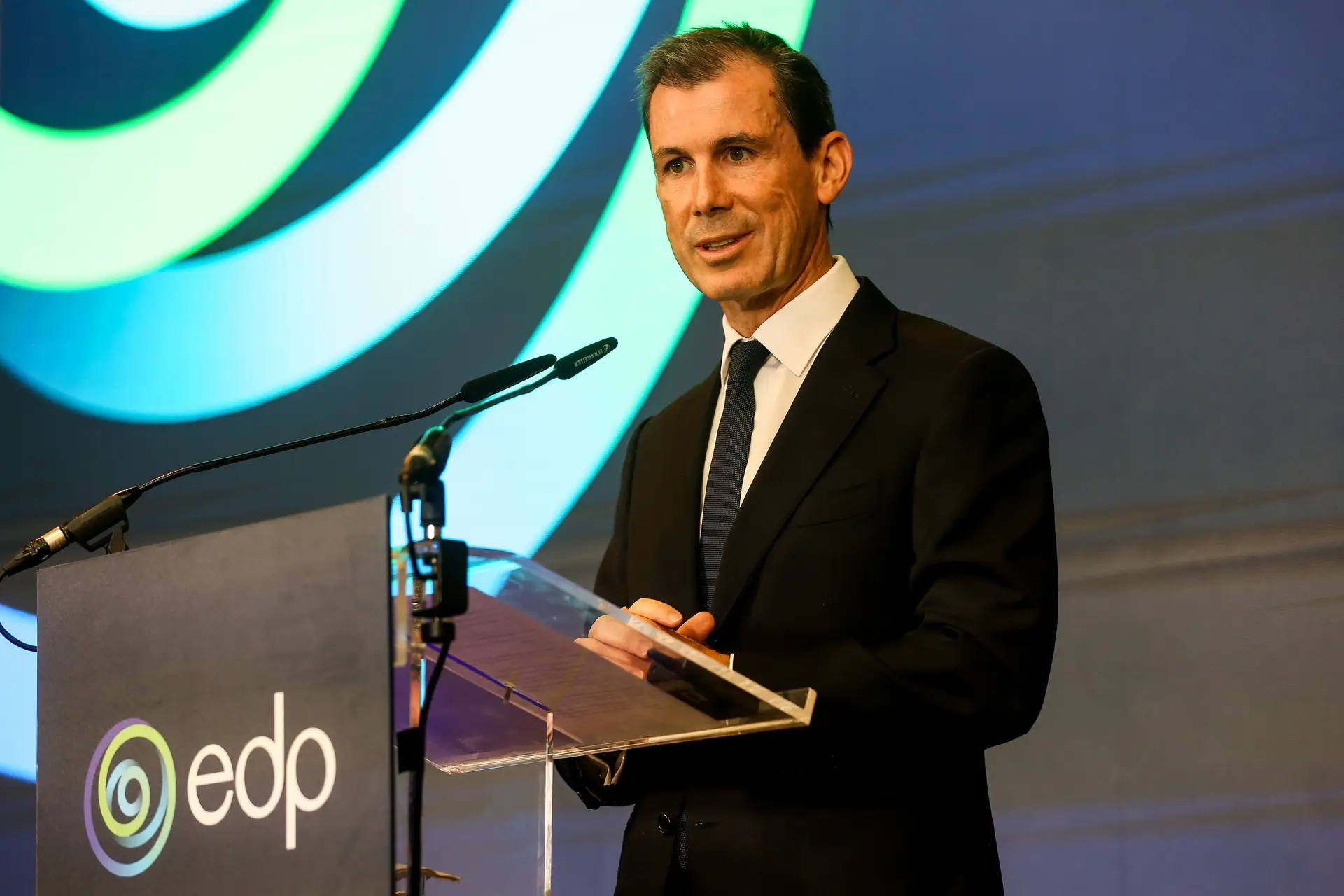 EDP volta a rever investimento em baixa para 12 mil milhões de euros ...