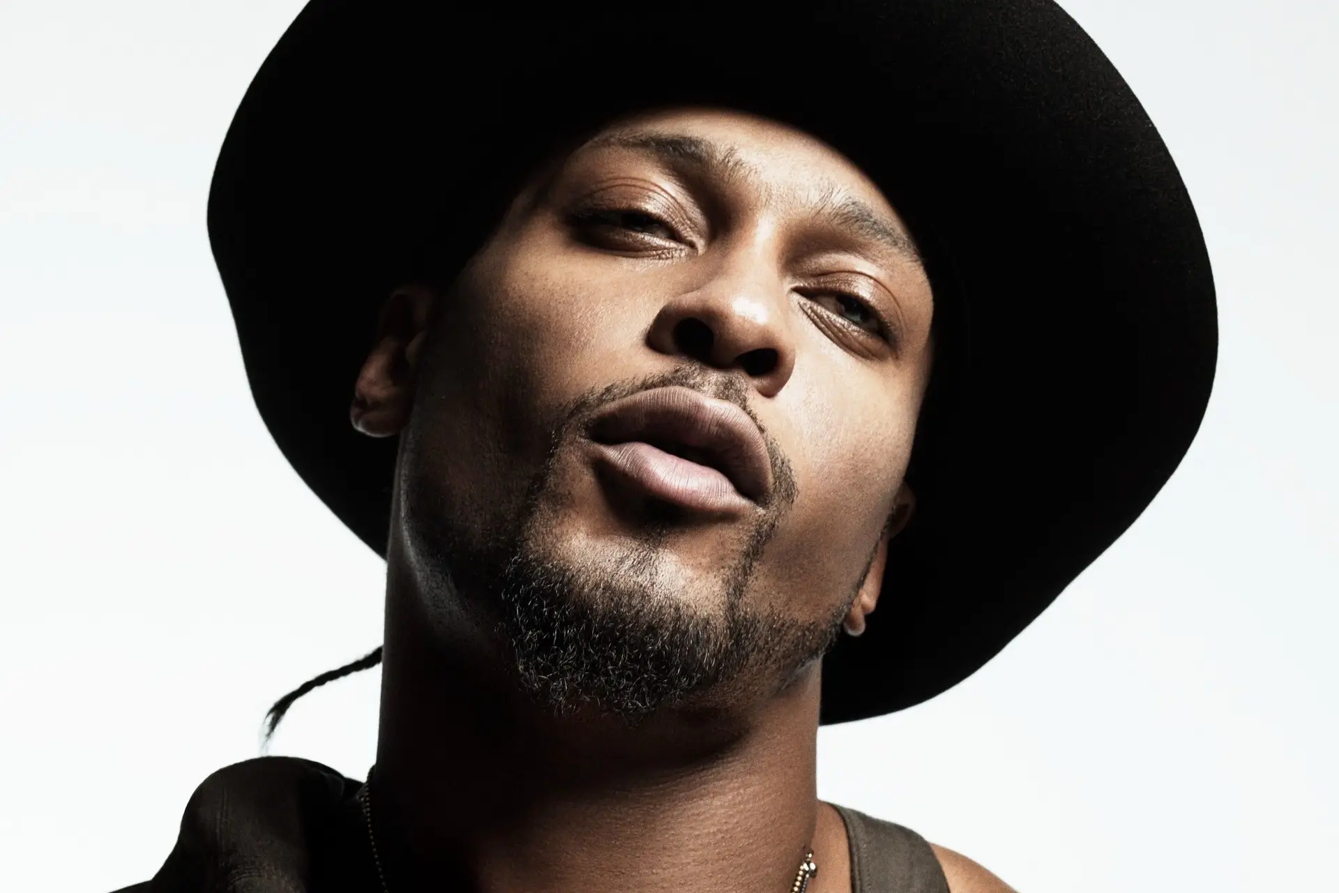 Morreu o cantor D’Angelo - Expresso