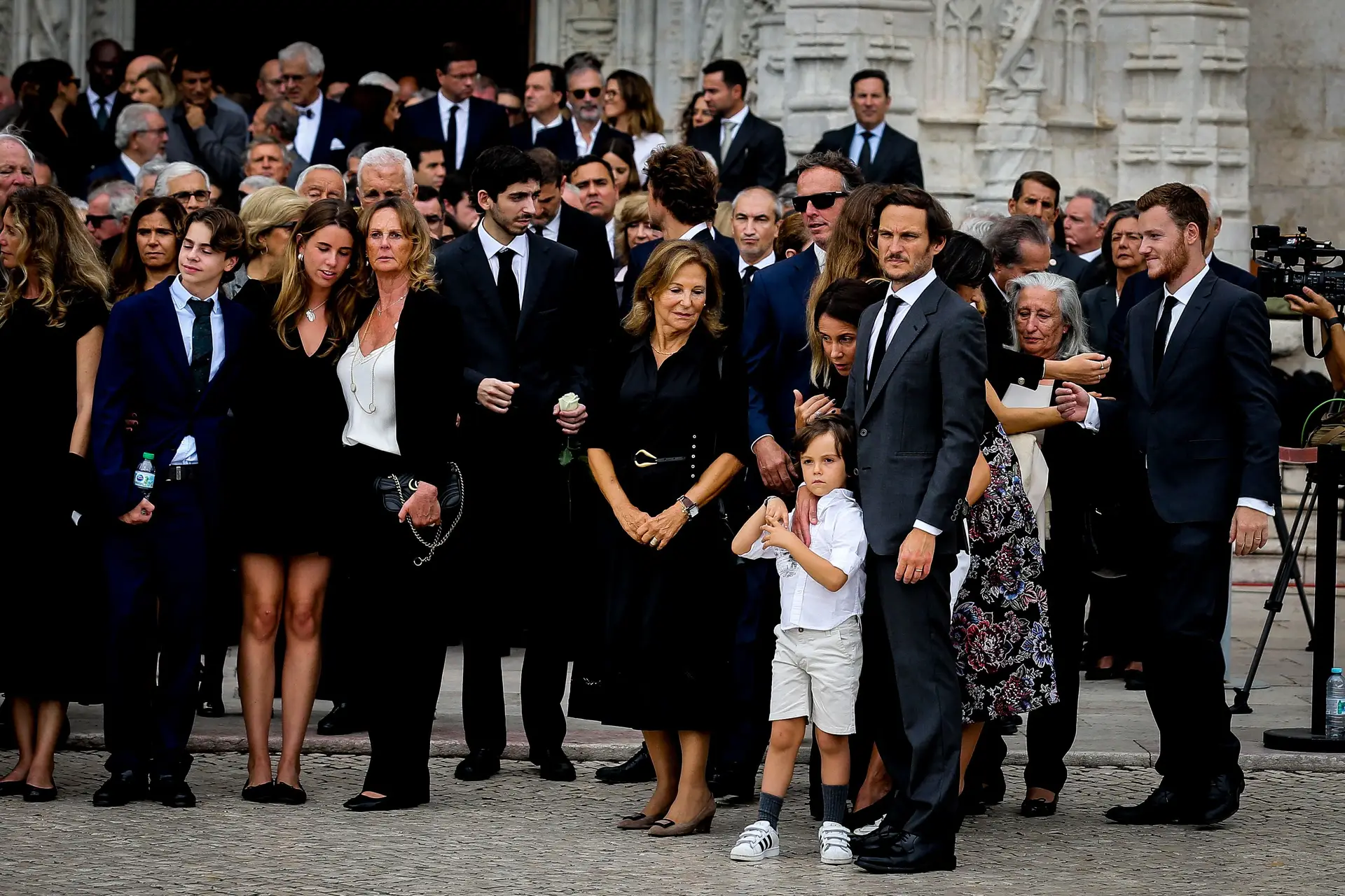 O herói que não sabia onde era a cozinha. Mas que mudou Portugal - Expresso