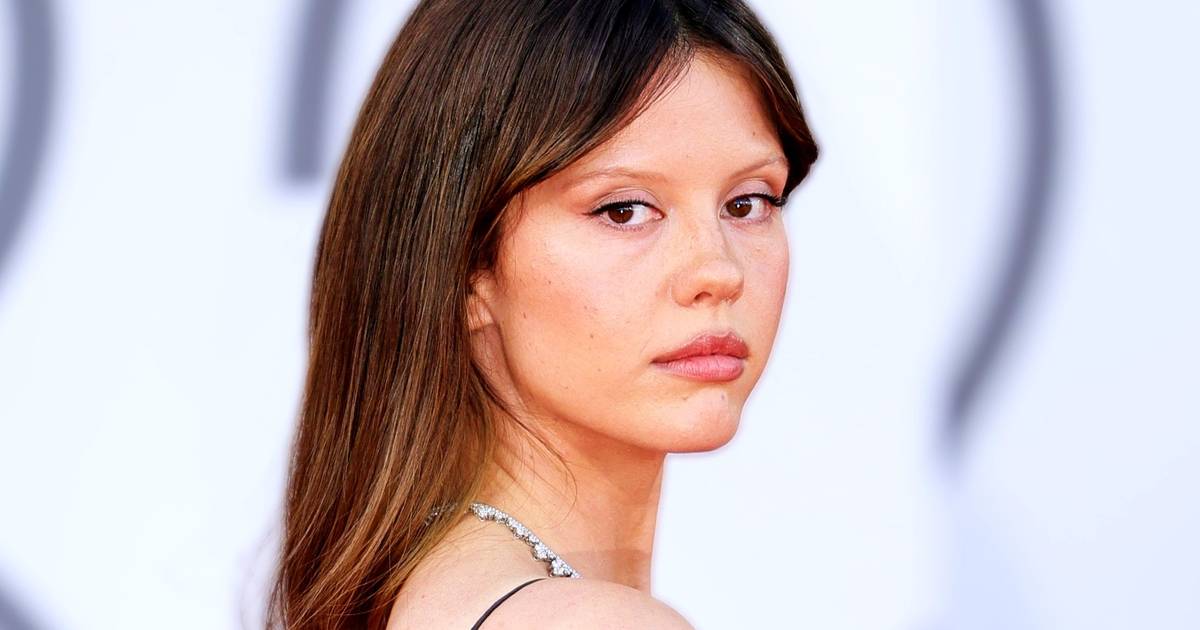Mia Goth, neta da atriz brasileira Maria Gladys, deixou de pagar a ...