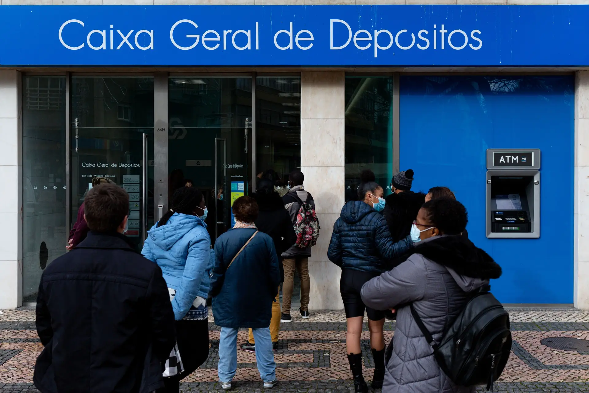 Cinco maiores bancos tiveram lucro de €3,65 mil milhões em nove meses ...