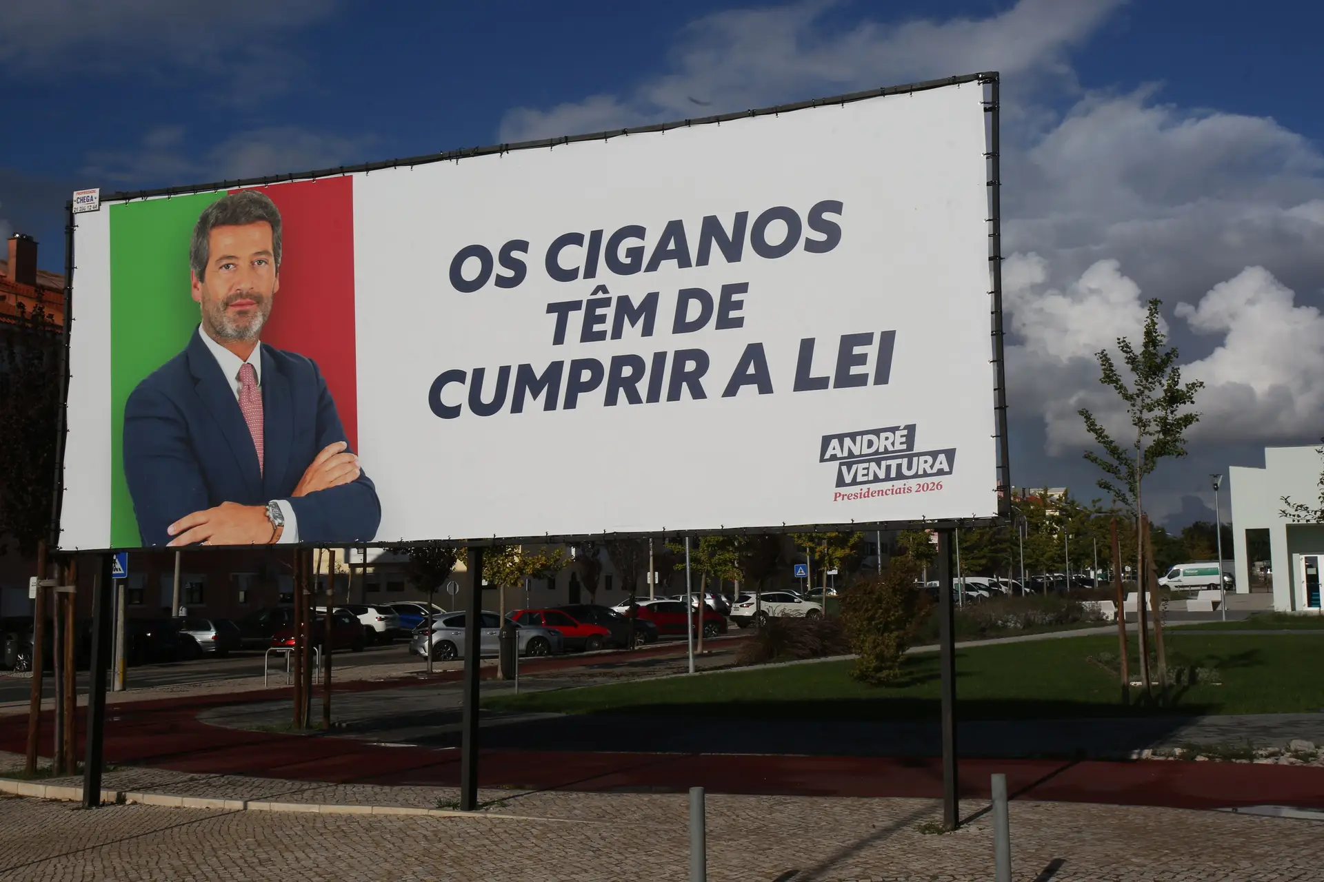 Ministério Público investiga cartazes do Chega sobre Bangladesh e ...