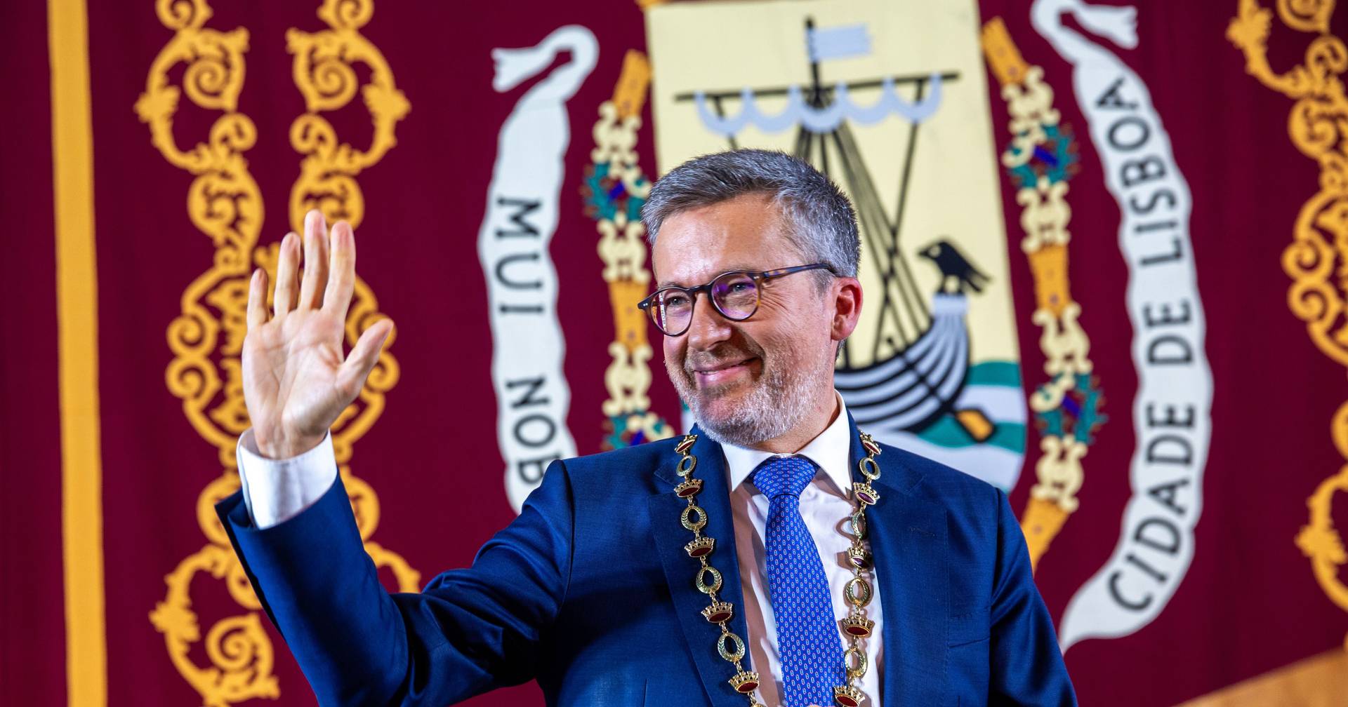 "Oposição deve deixar governar": Carlos Moedas toma posse com mensagem ...