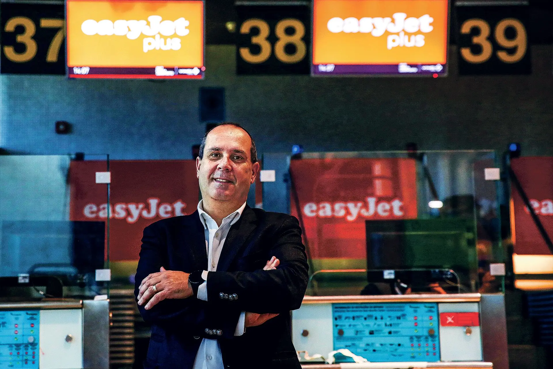 EasyJet quer ficar com os slots que a TAP terá de libertar na ...