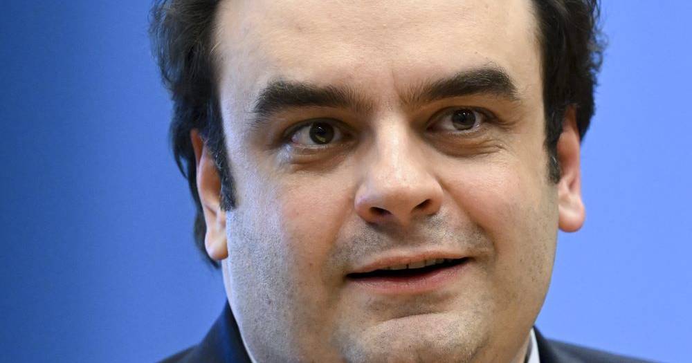 Grego vence presidência do Eurogrupo. Portugal votou a favor - Expresso