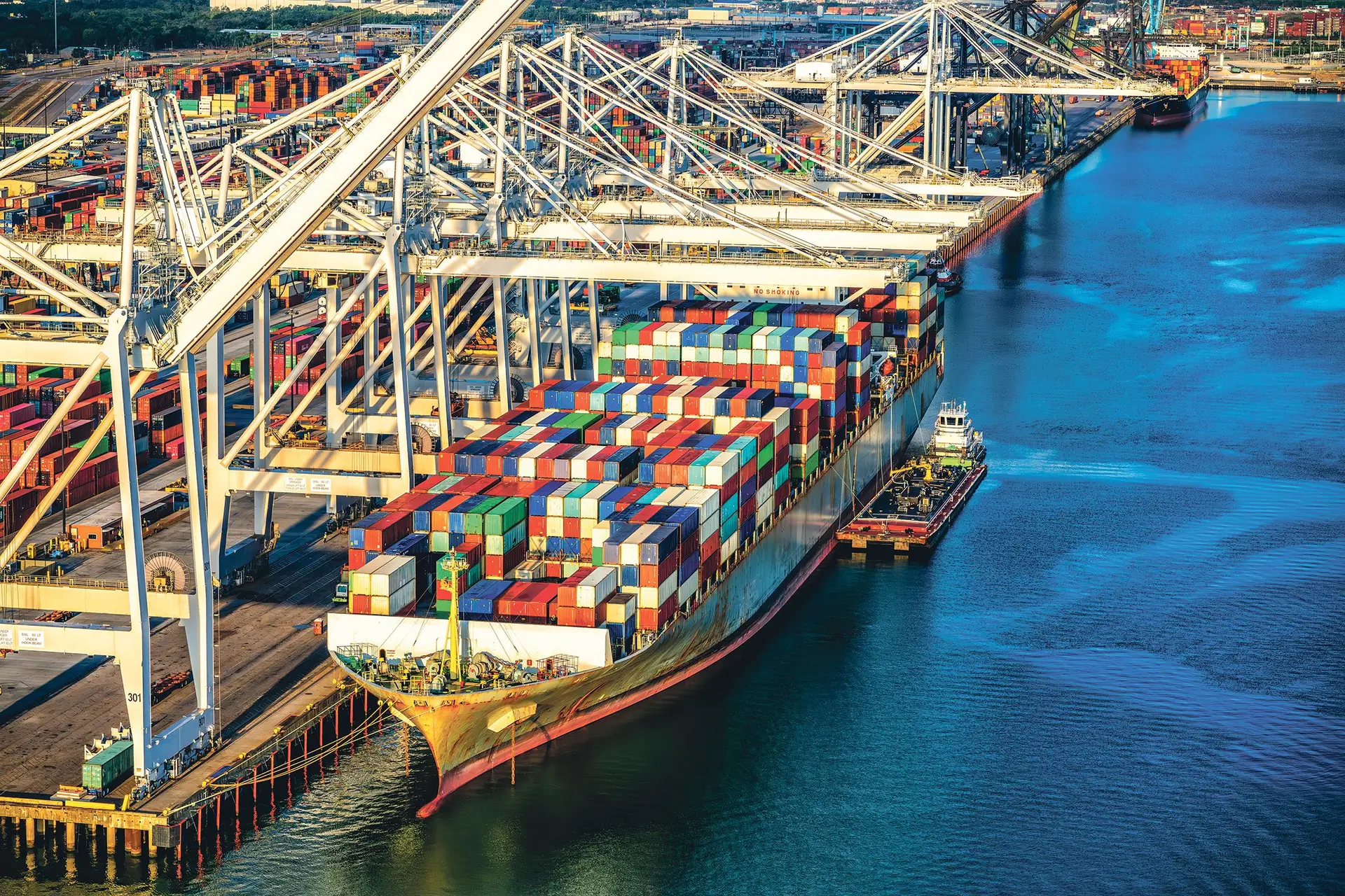 “O mundo continuará a fazer trocas comerciais com ou sem os EUA” - Expresso