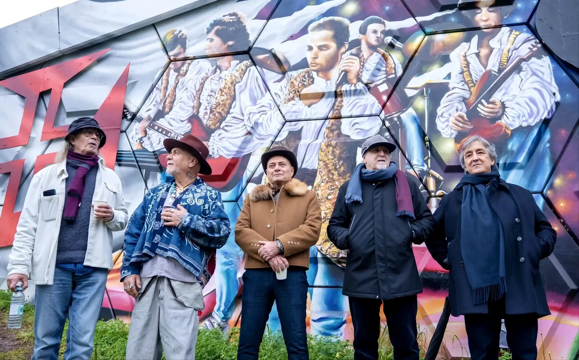 O vídeo exclusivo dos Heróis do Mar homenageados em mural no bairro de ...