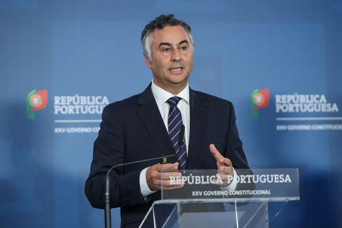 Saramago é “escritor de referência” mas “Portugal tem muitos”: ministro ...