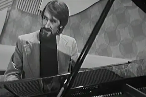 Morreu José Luís Tinoco, pianista e compositor de canções como ‘No Teu ...