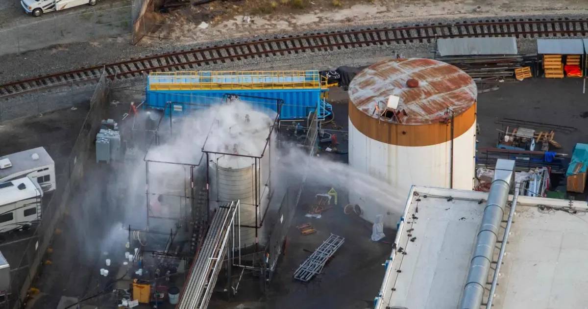 Ameaça de explosão de tanque químico eliminada em Los Angeles - Expresso
