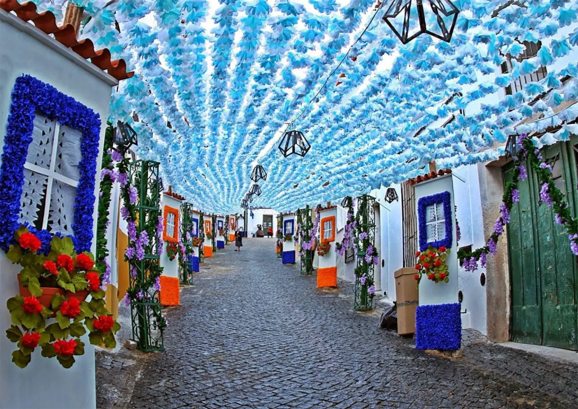 Festas do Povo: mais de 100 ruas em flor(es de papel)! - Expresso