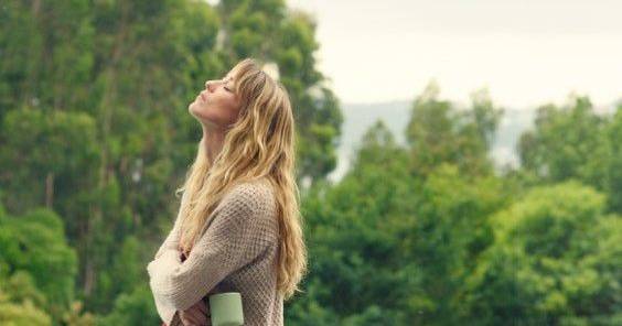 Maya Booth revela nova fotografia do bebé de dois meses - Fama Show