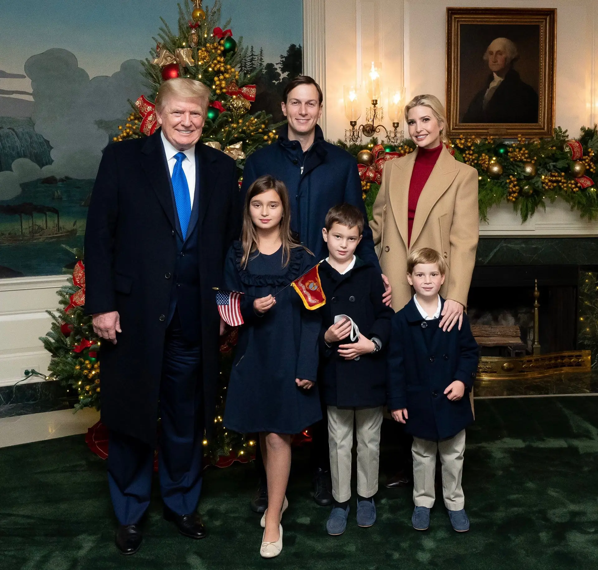 Filha de Donald Trump mostra retrato de Natal em família e internautas ...