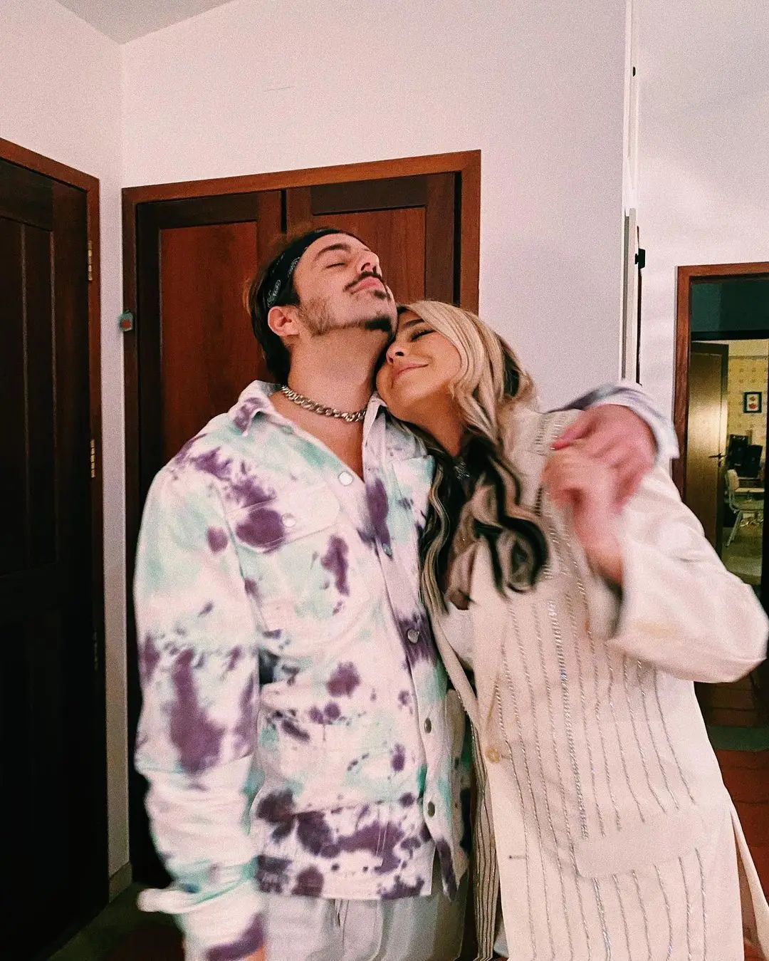 Bárbara Bandeira dá boas-vindas a novo membro da família - Fama Show