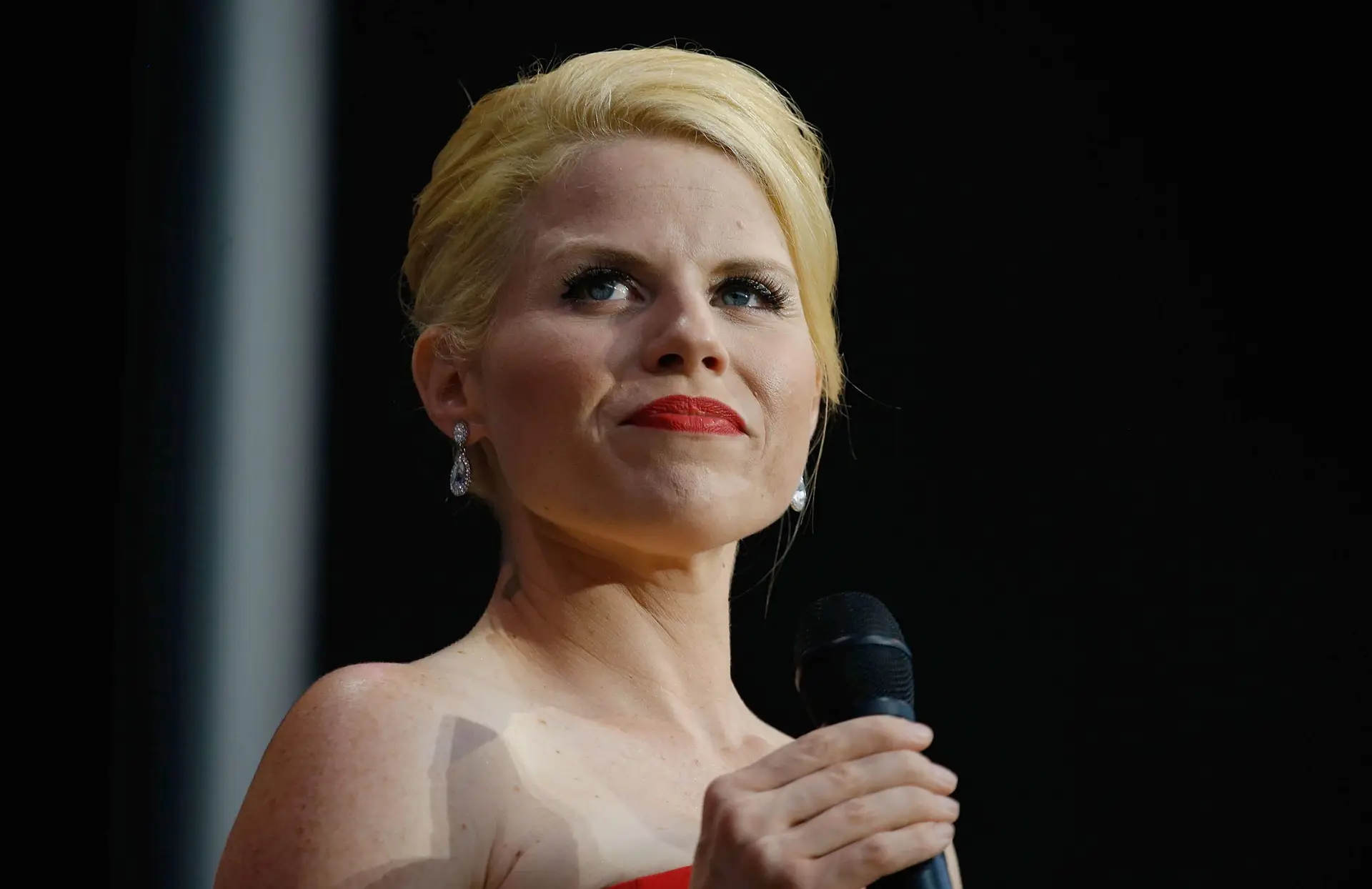 Atriz Meghan Hilty perde irmã grávida, cunhado e sobrinho em trágico ...