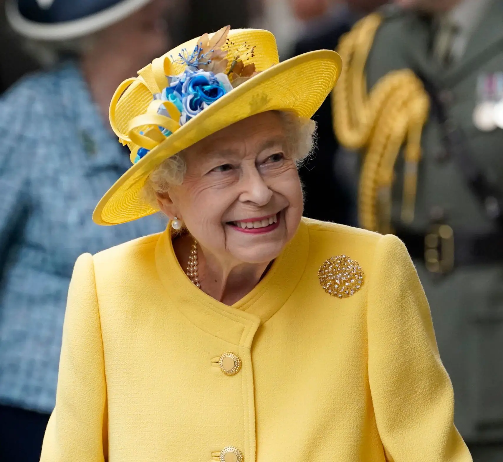 Sabia que Isabel II e o marido eram primos? Eis alguns factos não tão ...