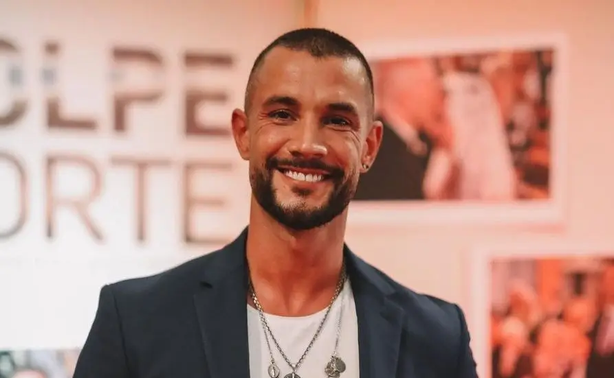 Filho de Pedro Barroso celebra cinco meses. Veja como cresceu - Fama Show