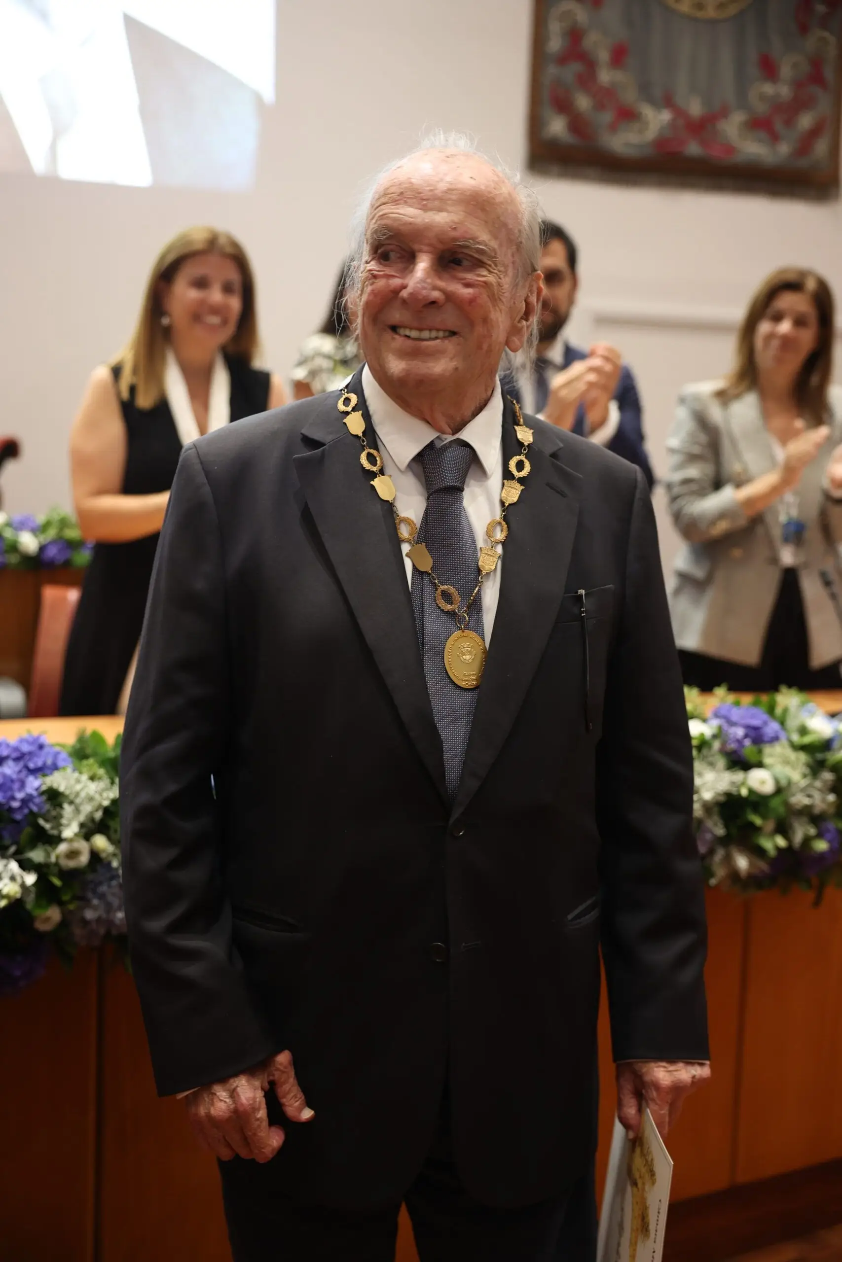 Oeiras atribui Medalha Municipal de Honra a Francisco Pinto Balsemão ...