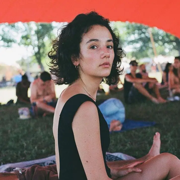 Atriz Leonor Vasconcelos chora a morte da mãe, que lutava contra leucemia - Fama Show