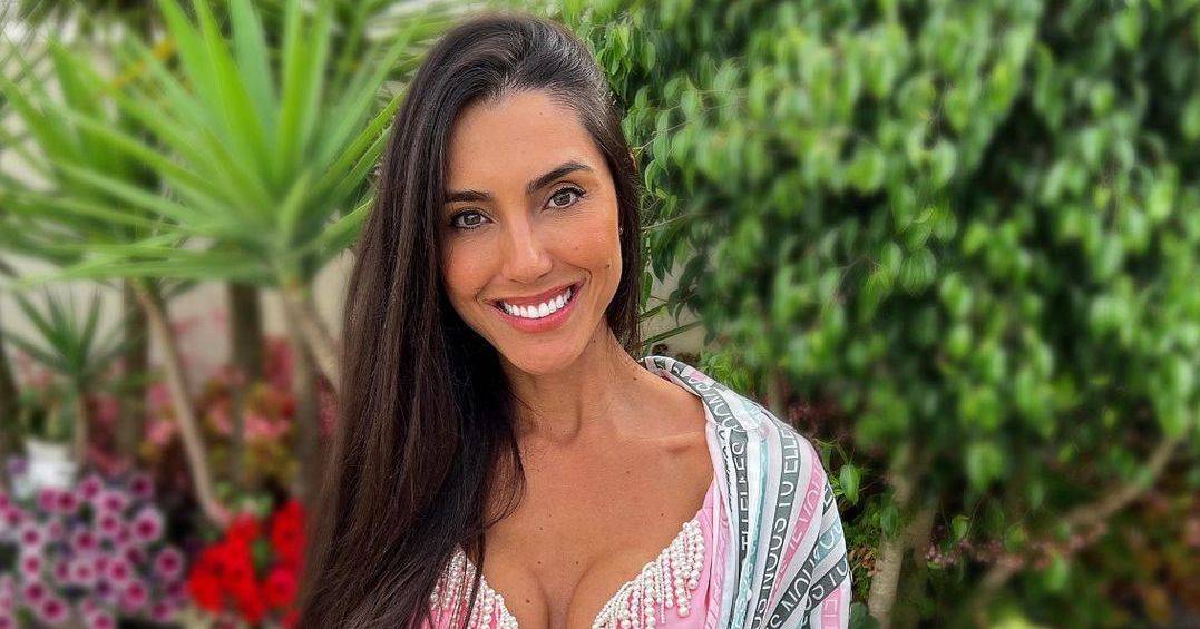 Kelly Baron amamenta filho e sobrinho ao mesmo tempo: "Pediu o ...