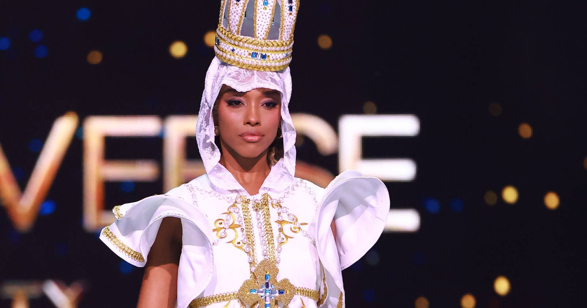 'Miss Portugal' faz esclarecimento sobre traje de Nossa Senhora: "A ...