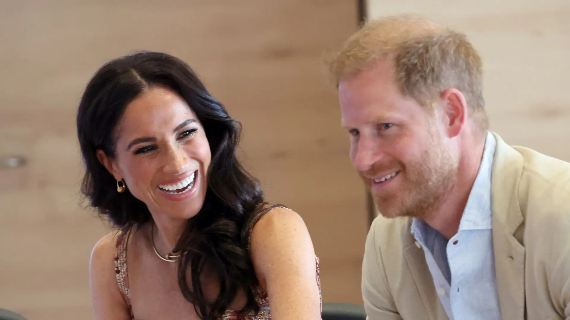 Pela primeira vez em anos, Harry e Meghan revelam fotos inéditas dos filhos - Fama Show