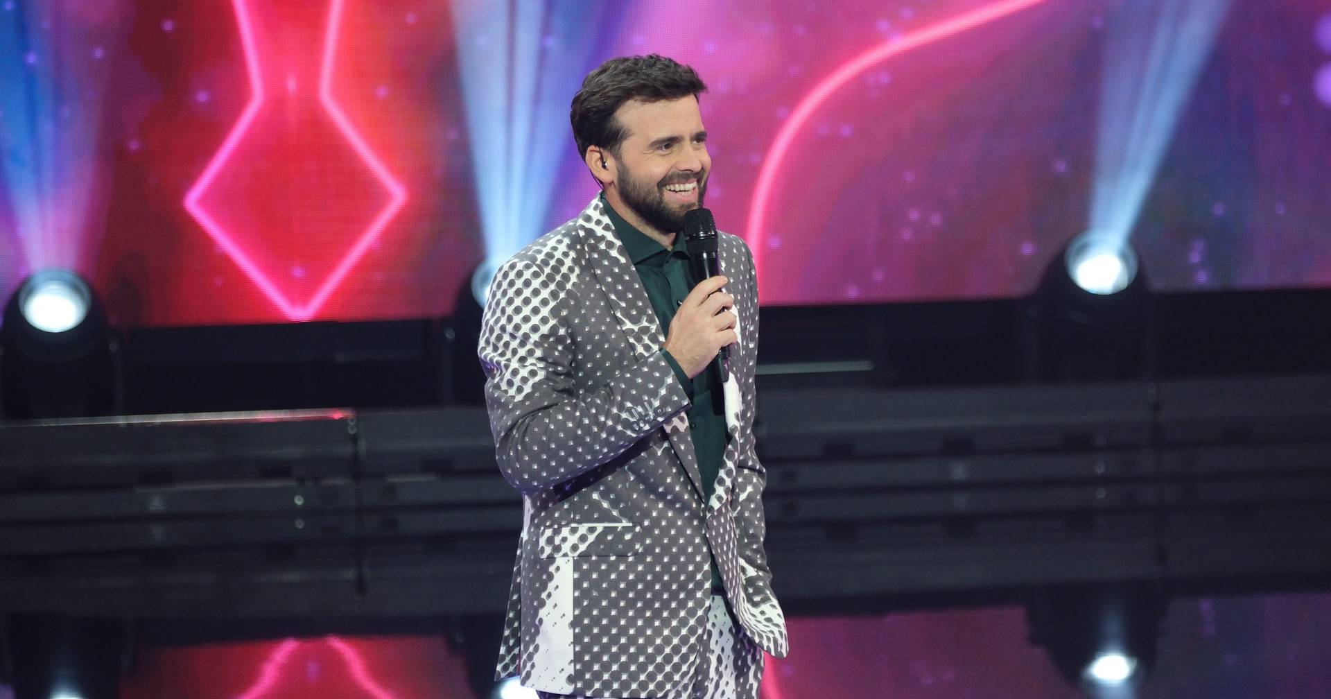 João Manzarra recorda momento inesperado no programa 'A Máscara': "Para ...