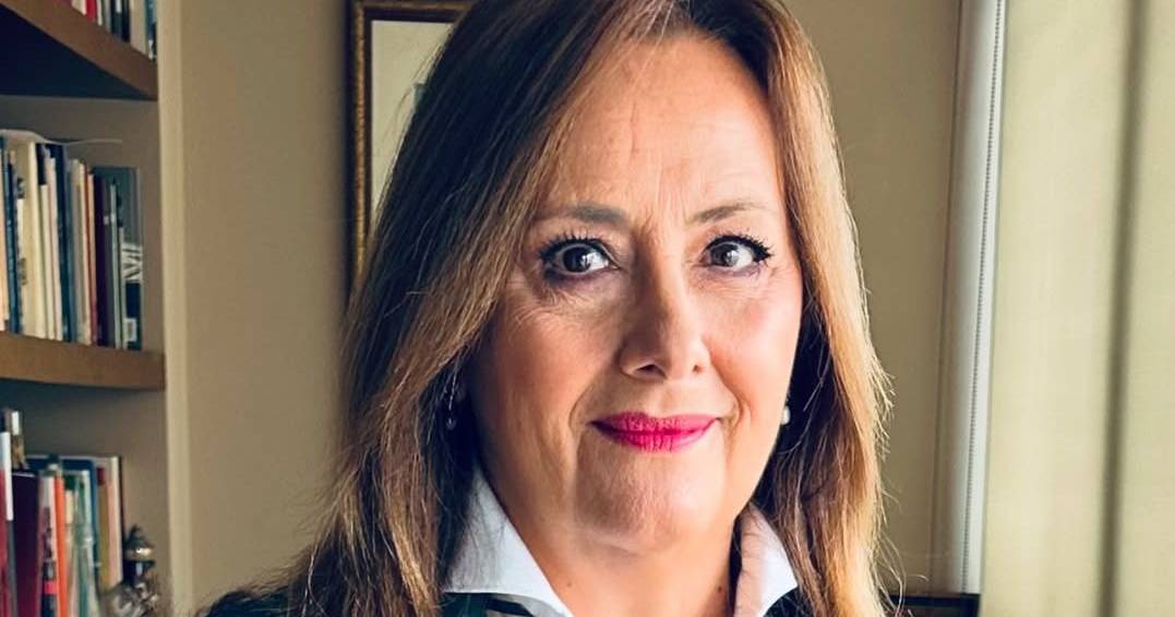 Fátima Campos Ferreira mostra-se ao lado de "um amor para sempre ...