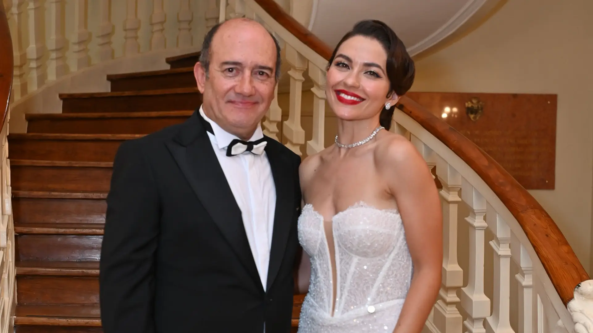 Há foto de beijo! Sara Barradas declara-se a José Raposo em dia ...