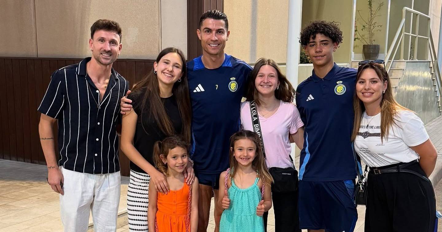 Saiu-lhes a 'sorte grande'! Filhas de Ukra conhecem Cristiano Ronaldo ...