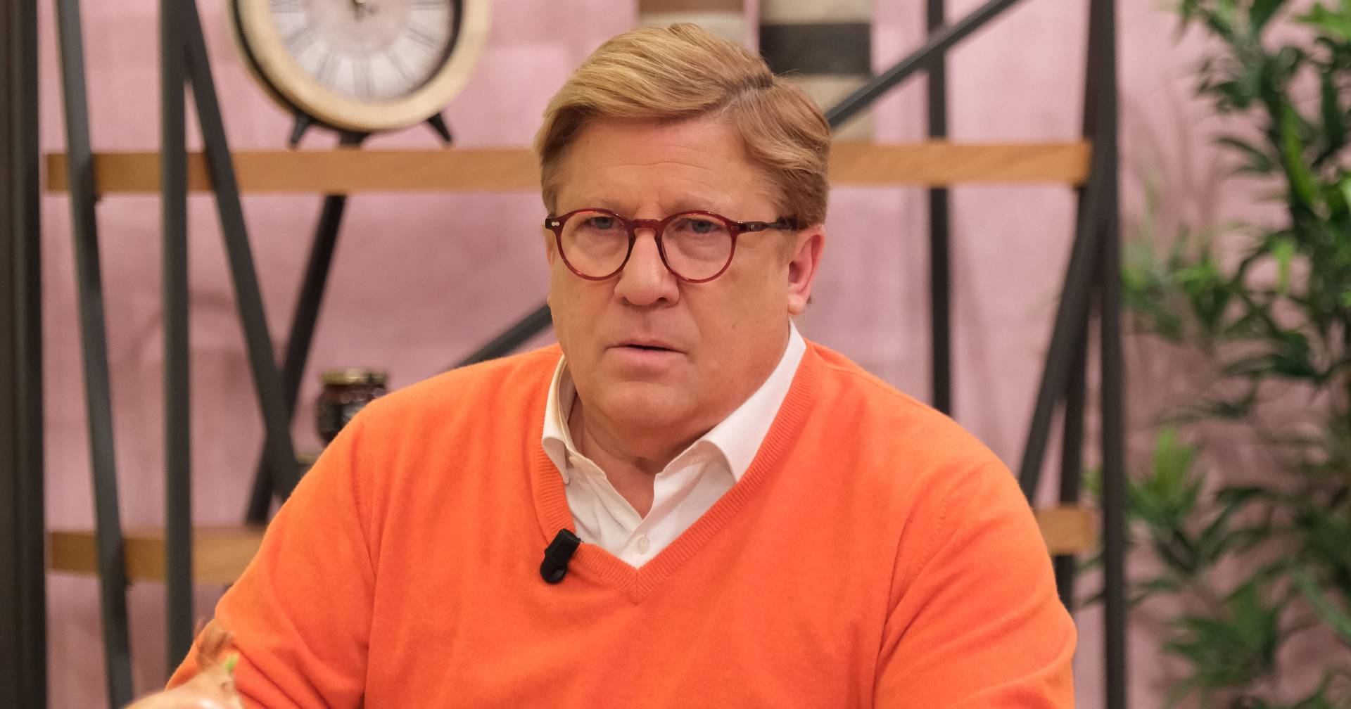 Herman José sofre acidente, é hospitalizado e surpreende ao subir a ...