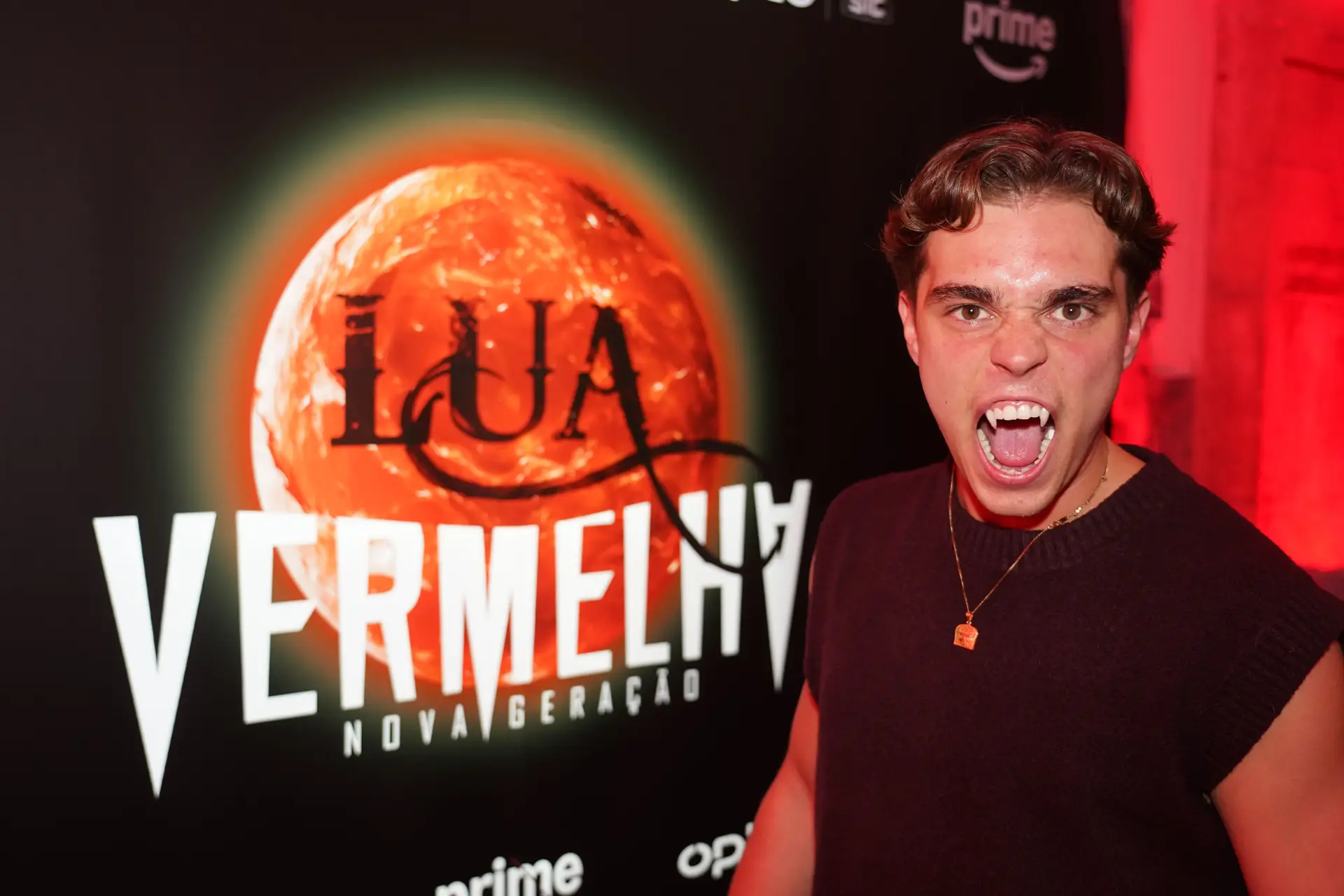 Já chegou a nova temporada de "Lua Vermelha"! Elenco reune-se em noite ...