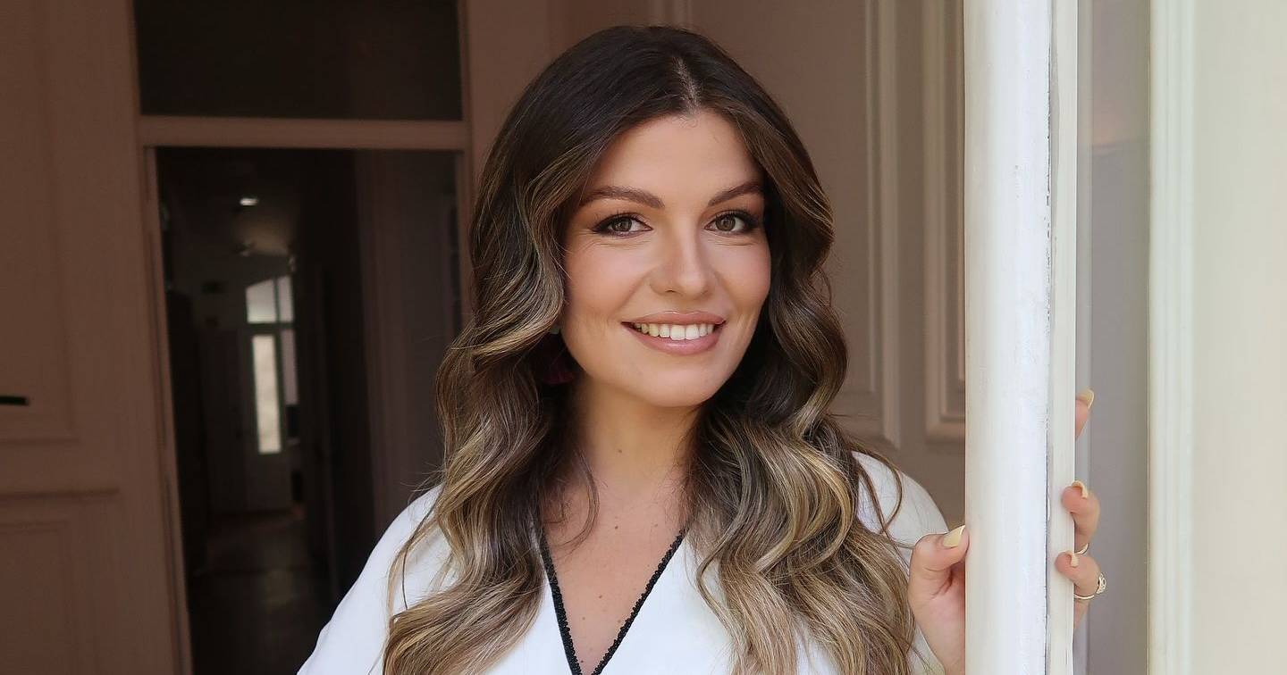 Já nasceu! Sara Sousa Pinto foi mãe pela primeira vez — Veja as imagens do bebé - Fama Show