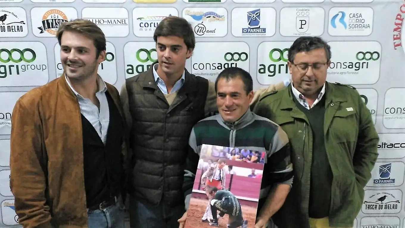 O MIRANTE | Forcados de Coruche solidários com os bombeiros portugueses