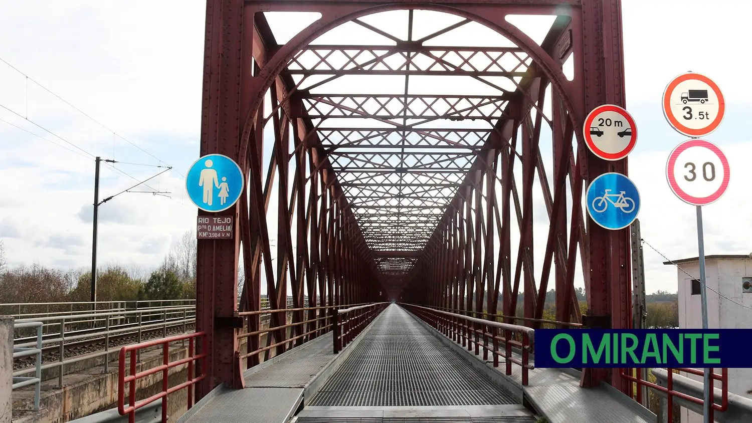 O MIRANTE | Ponte Rainha D. Amélia espera por reparação no lado do ...