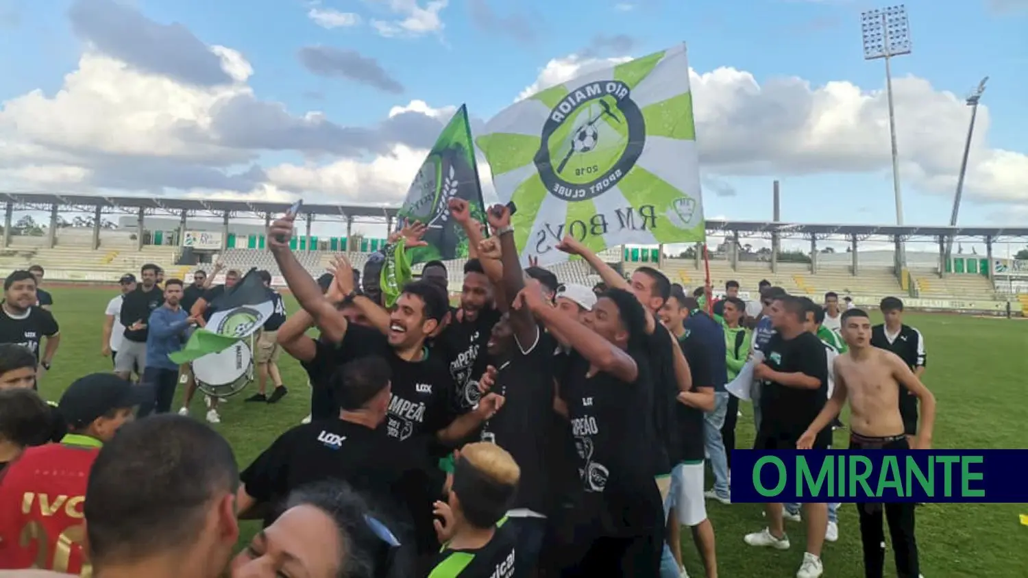 O MIRANTE | Rio Maior SC sagra-se campeão distrital de futebol