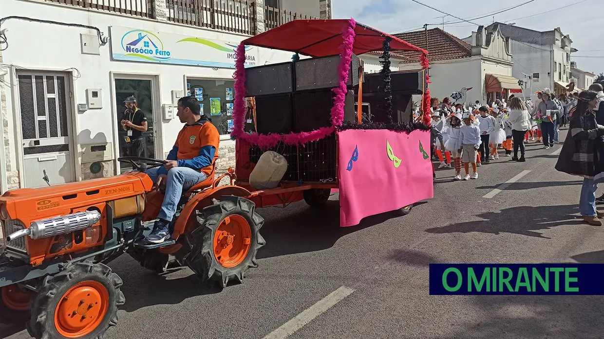 O MIRANTE | Desfile de Carnaval com centenas de crianças em Marinhais