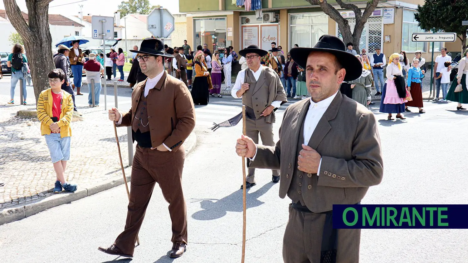 O MIRANTE | Em Azambuja desfilou-se com as vestes de antigamente para ...