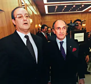 A igreja, o cabaré e o macaco | Tribuna Expresso