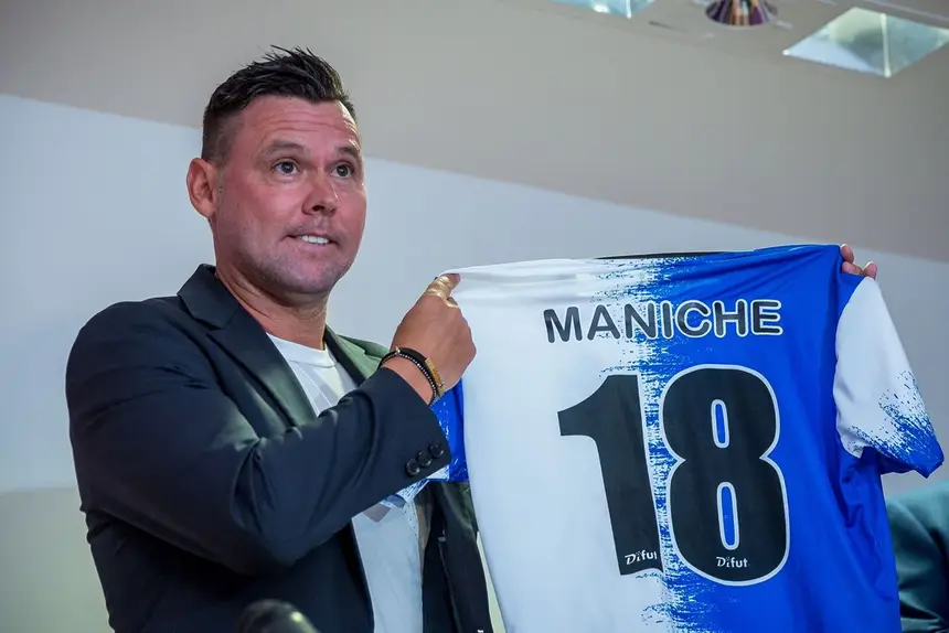 Está a acabar a história de amor entre Maniche e a AD Camacha | Tribuna ...