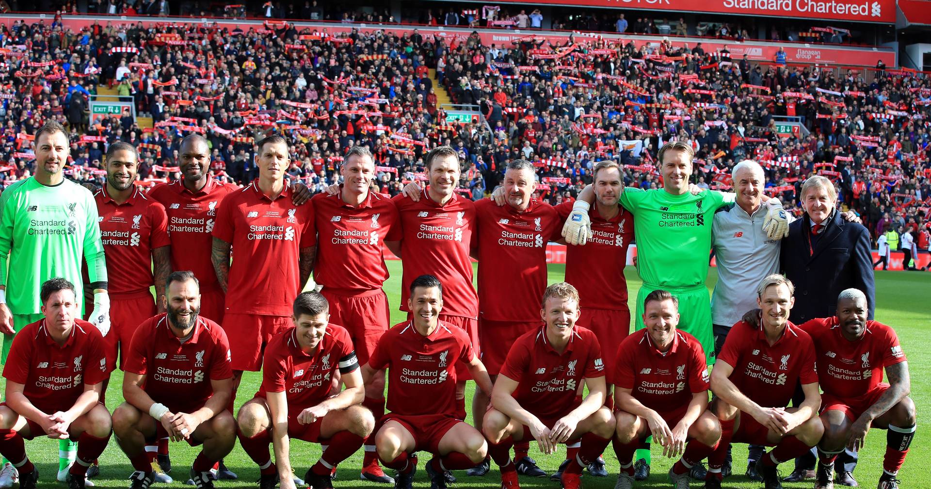 Quem tem saudades de um Liverpool-Milan com Rui Costa, Gerrard, Pirlo ...