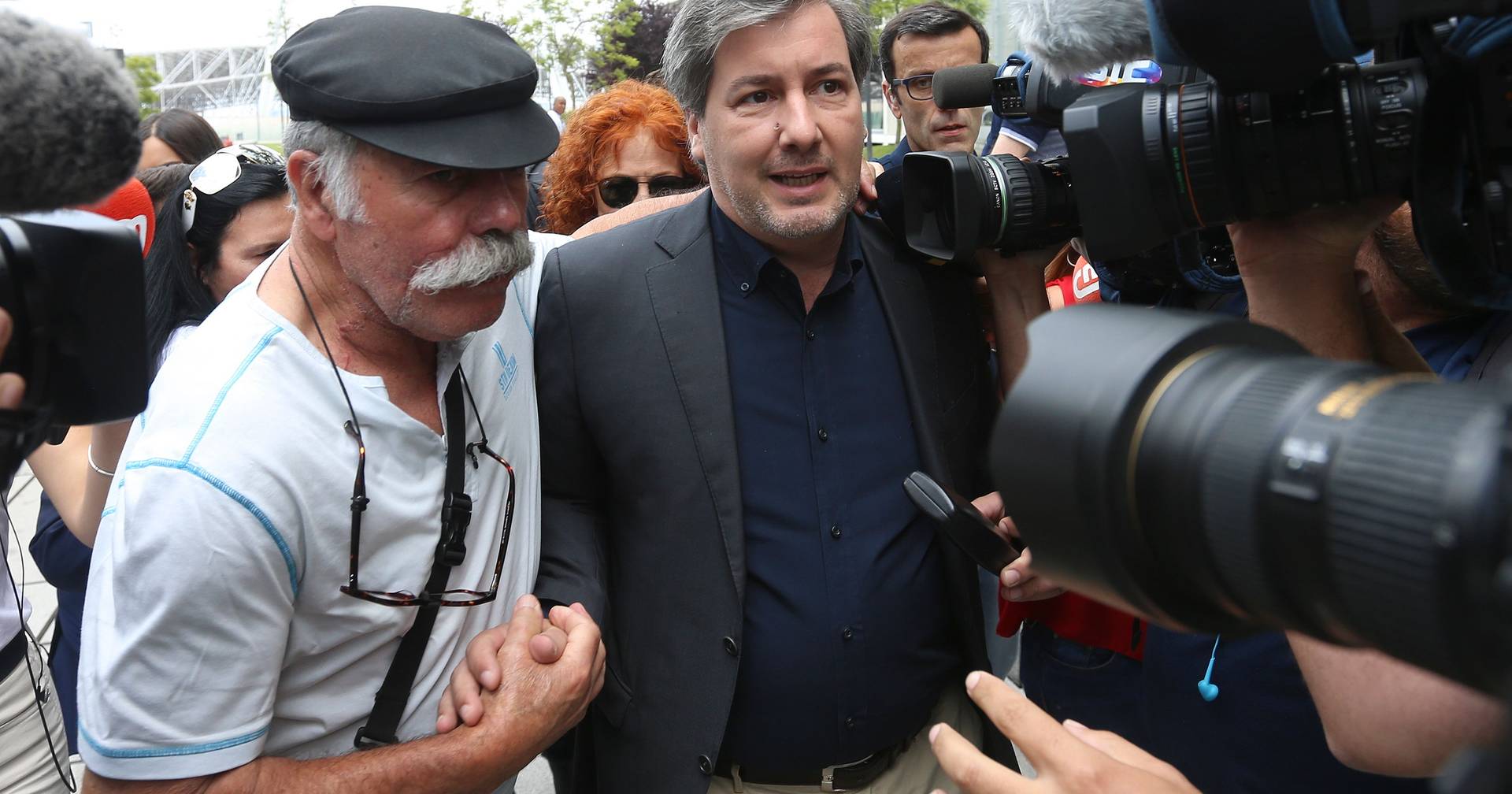 Magritte, o riso de um presidente e Jesus: todos contra Cândida Vilar ...