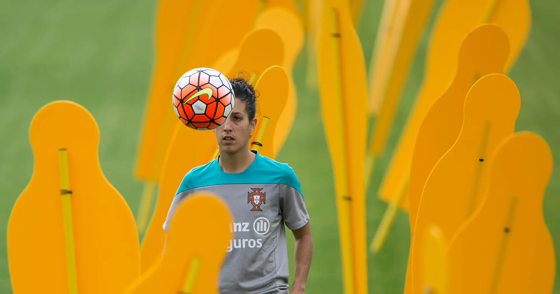 Cláudia Neto, a única jogadora portuguesa nas 100 melhores do mundo ...